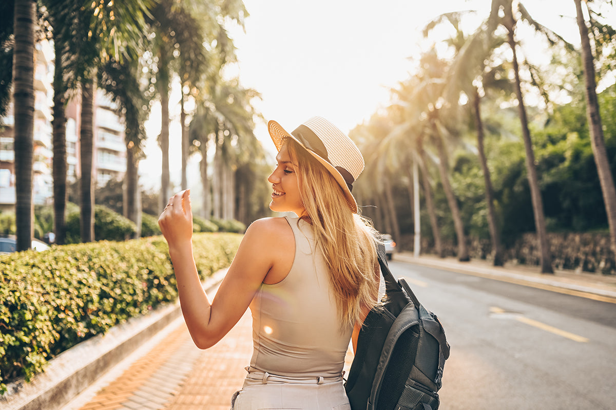 ¿Qué lleva una Mujer en el Bolso? – Urbania